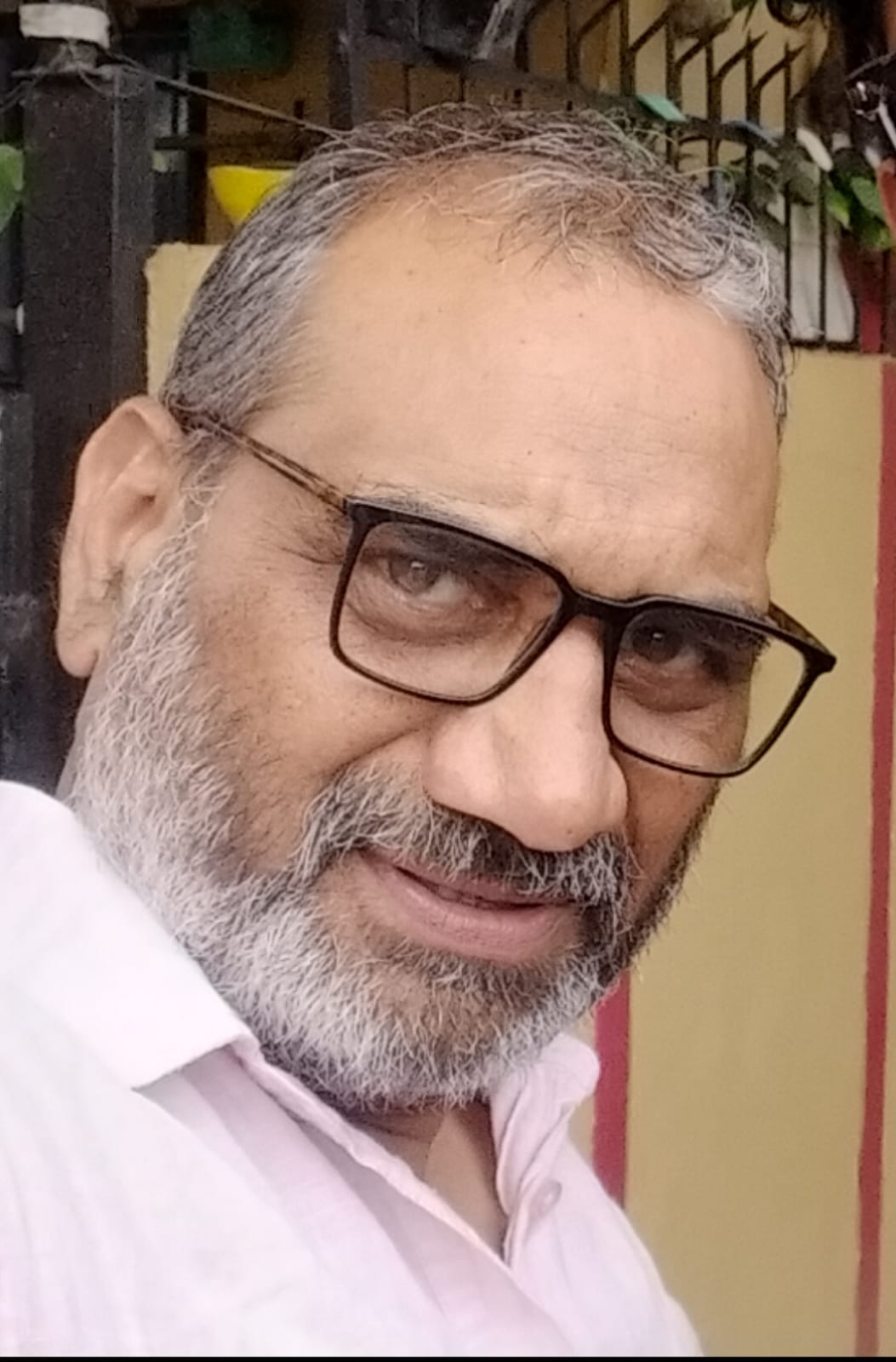 Kailash Kandwal ( As Chandola in Ghaprol Garhwali Movie) | Trendybio